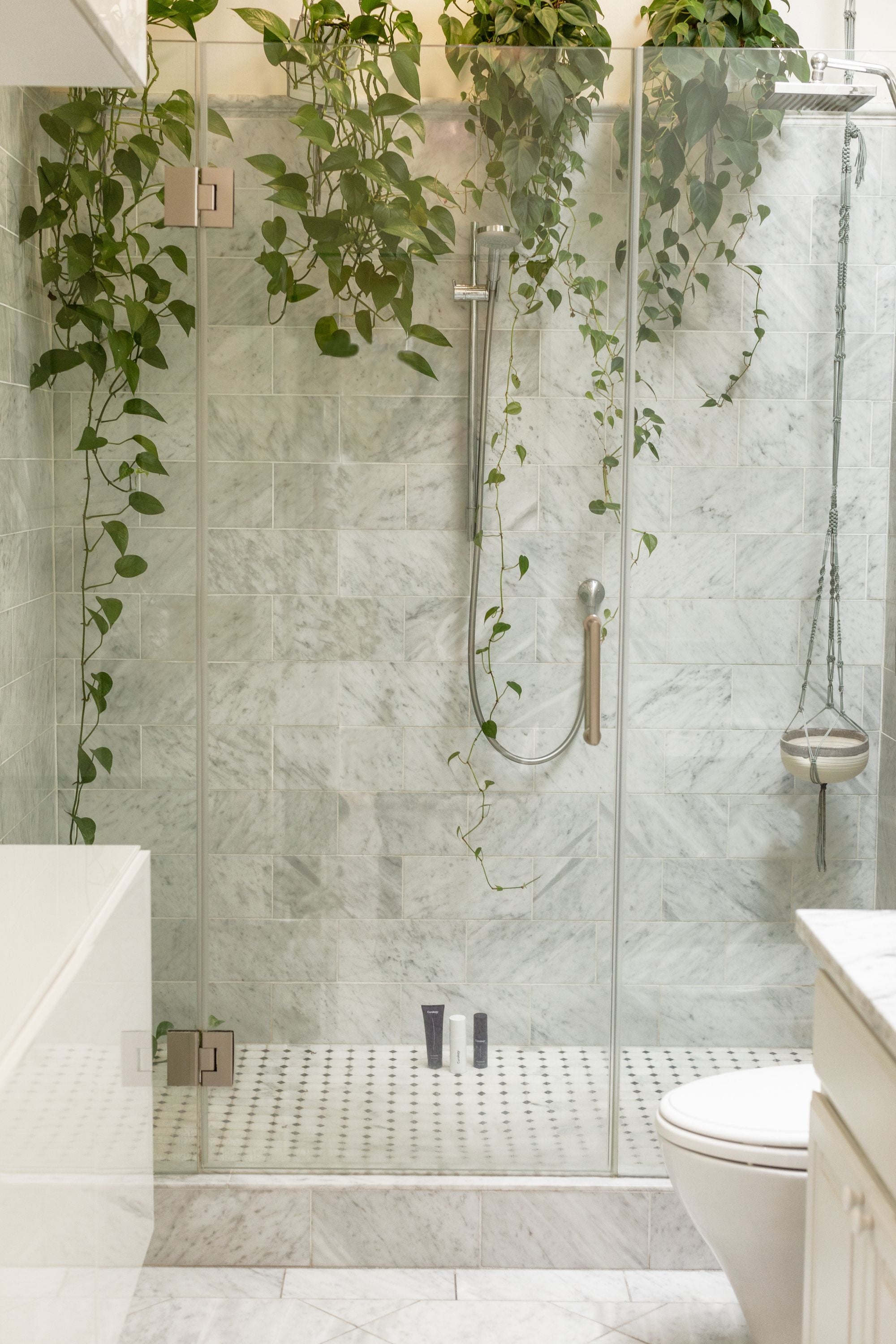 Reimagining Showers: Water-Saving Tips for a Refreshing a...